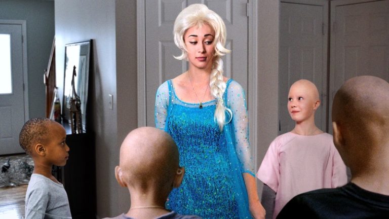 Heartwarming: When This Woman Dressed Up As Elsa From ‘Frozen ...