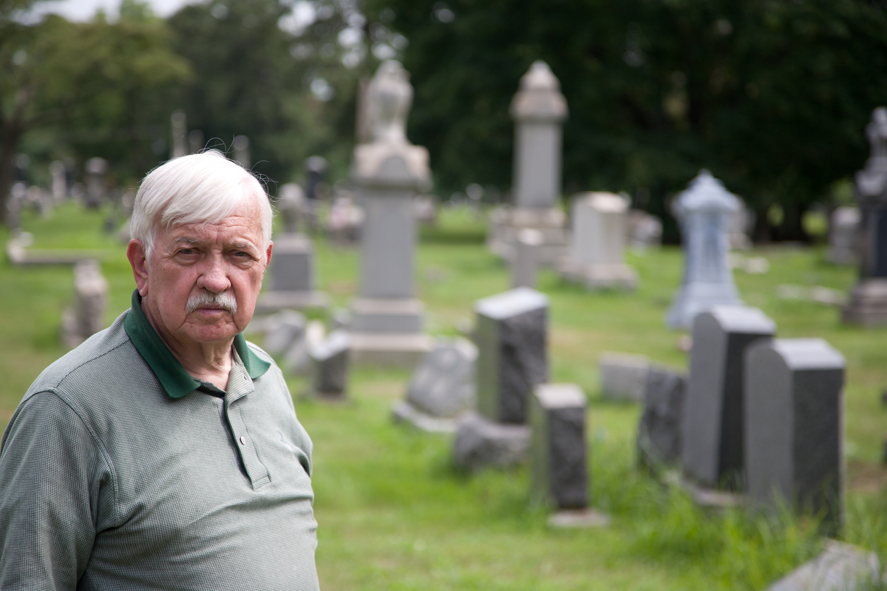 We Asked 22 Cemetery Workers To Describe The Stupidest Ghost They Ever ...